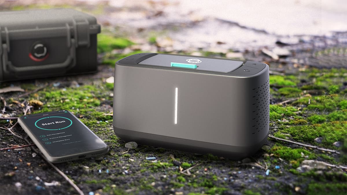 Biomeme: Franklin Real-Time Portable PCR Thermocycler | Delve